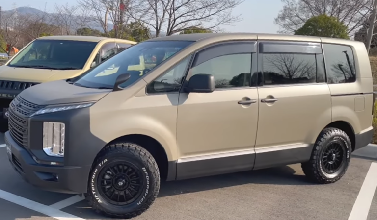 【三菱デリカD:5】新型&旧型をオールペン！ ｜OSG ALLPEN｜SUV•ミニバン車のオールペン専門店